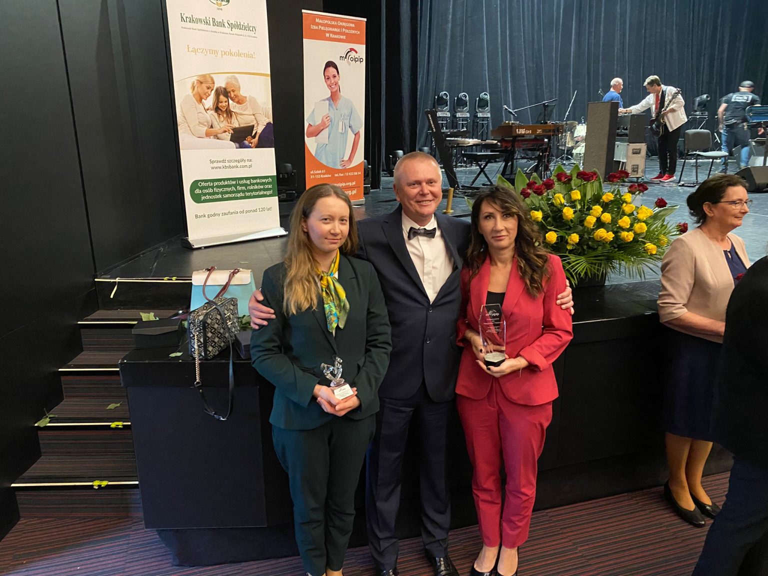 Zespół pielęgniarski ze szpitala św. Rafała nagrodzony za walkę z ...